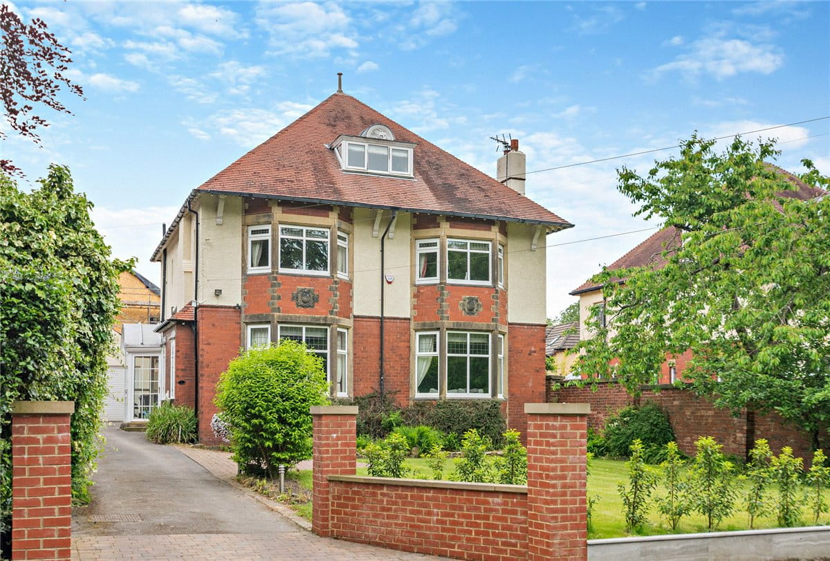 House for sale in Harrogate, Rossett Green Lane, HG2 : Harrogate : HAR240098