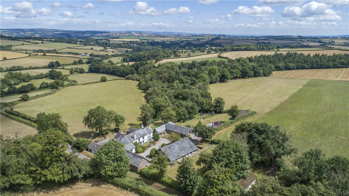 House for sale in Tiverton, Huntsham, EX16 : Taunton : TAU220091